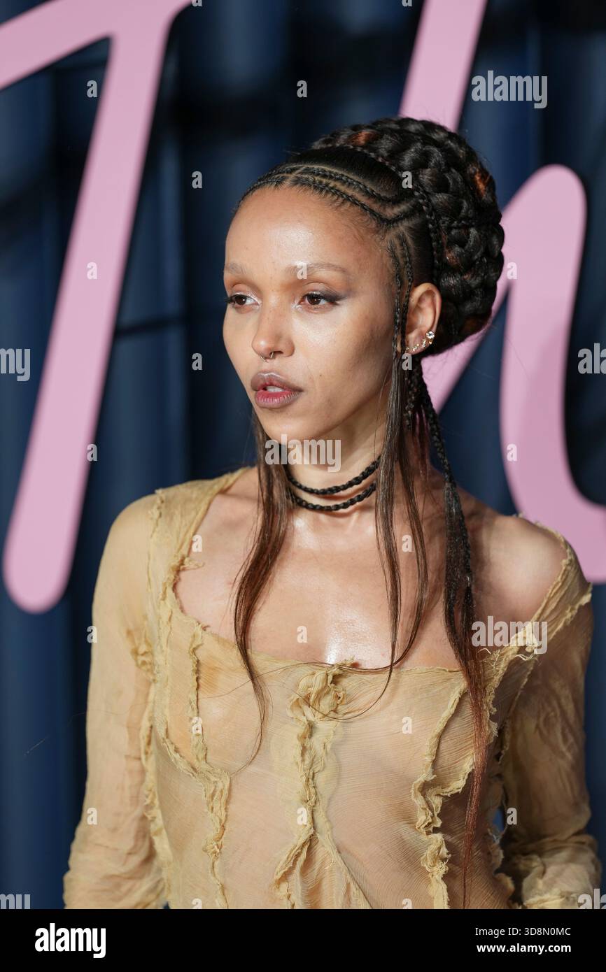 FKA Twigs poses for photographers upon arrival at 'The Fashion Awards ...