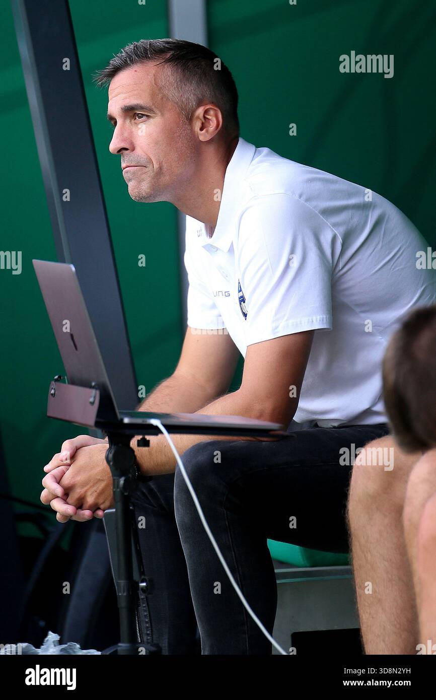 VIENNA, AUSTRIA - AUGUST 03: Head Coach Mitja Moerec of FC Linz during the Admiral Bundesliga ...