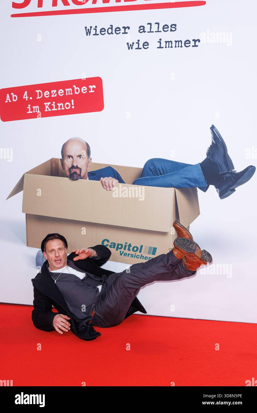 Hendrik Duryn at the movie premiere of Stromberg - Still everything as ...