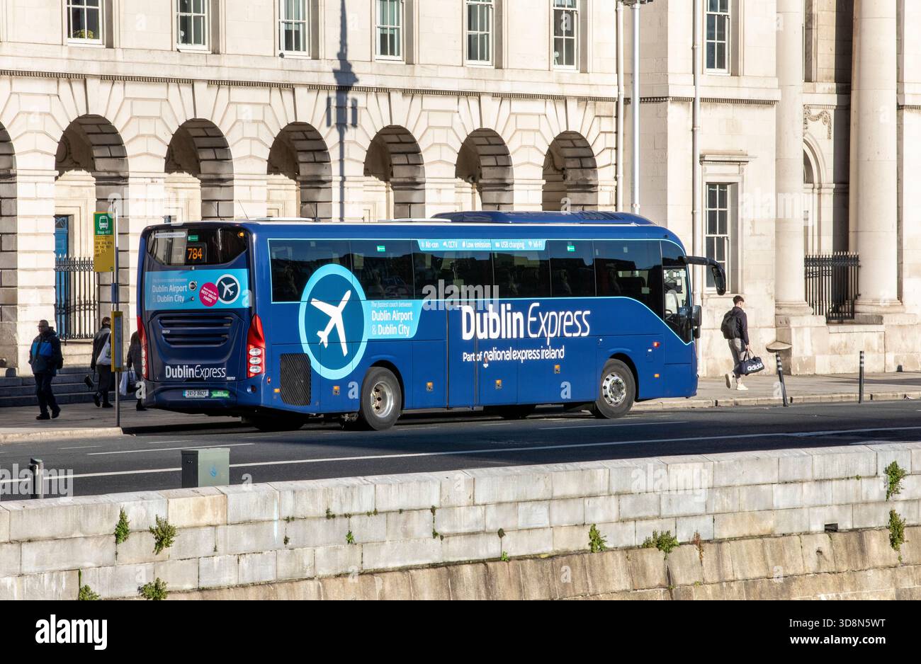 Bus company ireland hi-res stock photography and images - Alamy