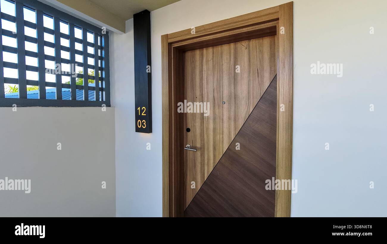 Organized room setting hi-res stock photography and images - Alamy