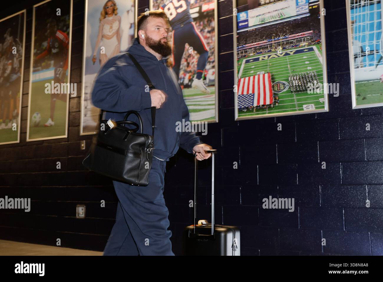 New York Giants center Austin Schlottmann (65) enters the stadium prior ...