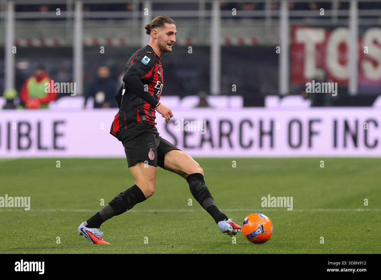 12/1/2025 Italy, Milan, 2025 11 29: Adrien Rabiot (AC Milan) pass shot ...