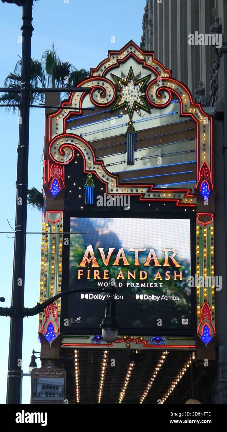 Avatar fire and ash kate winslet hi-res stock photography and images ...