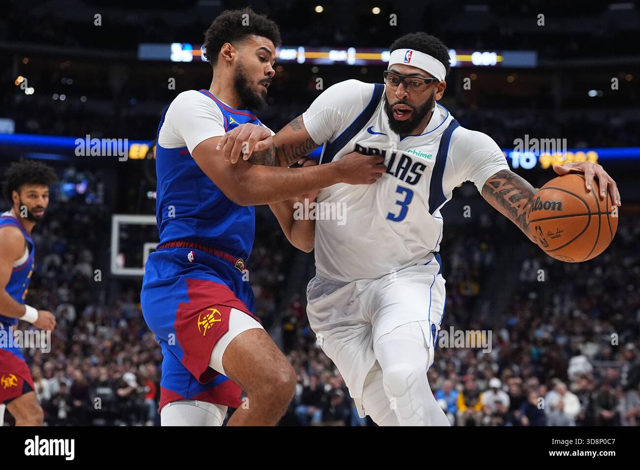 Dallas Mavericks center Anthony Davis (3) drives to the basket as ...