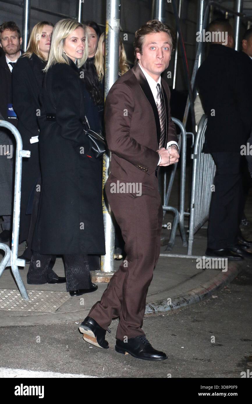 NEW YORK, NY - DECEMBER 1: Jeremy Allen White at the 35th Gotham Film ...