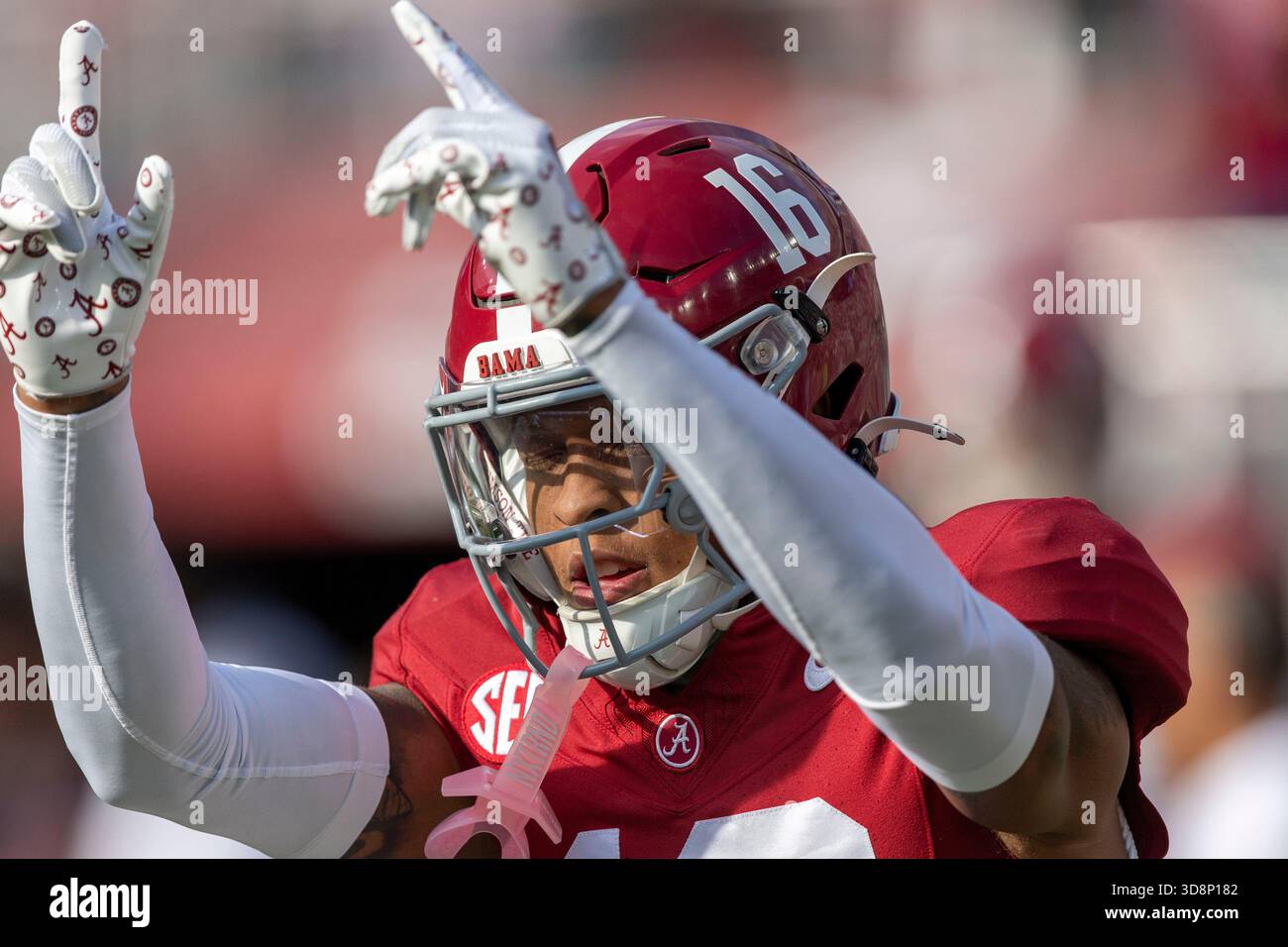Alabama defensive back Red Morgan (16) warms up before an NCAA college ...