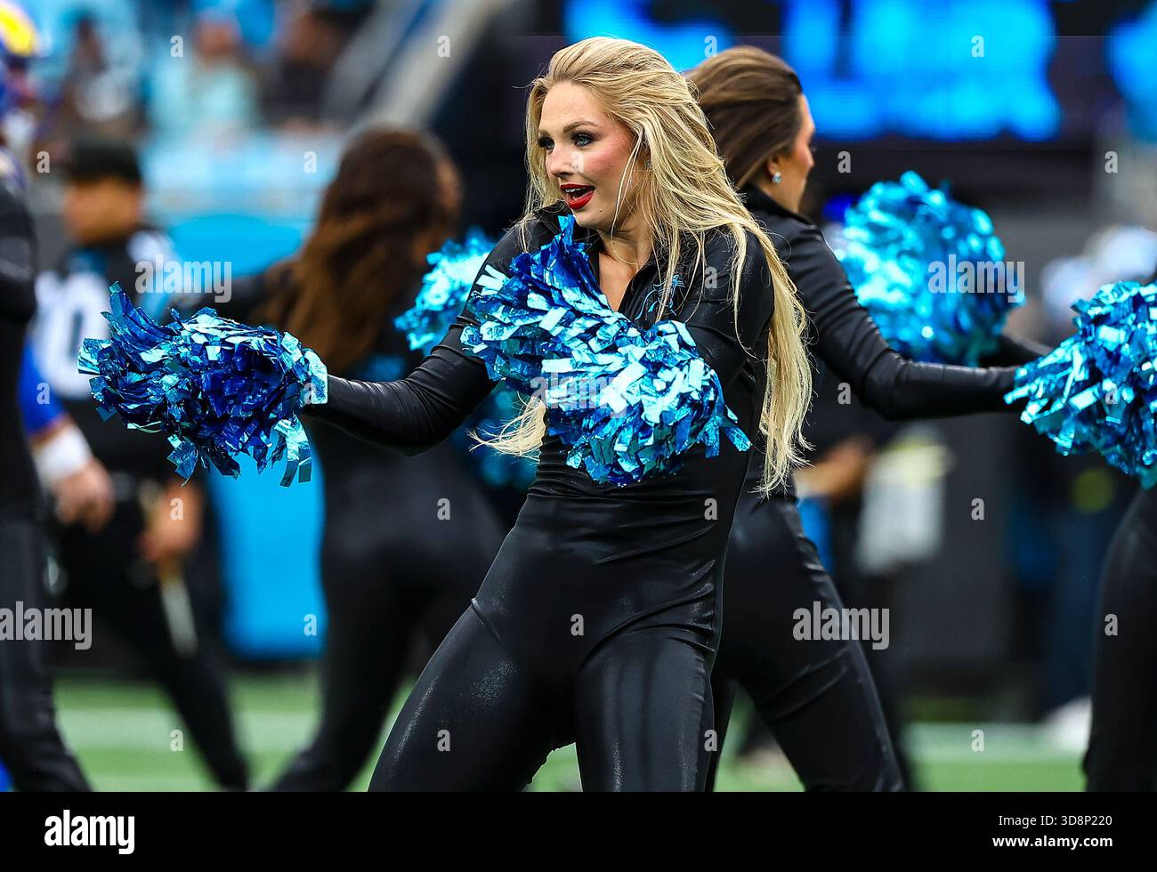 November 30, 2025: TopCats dance team. NFL football game between Los ...