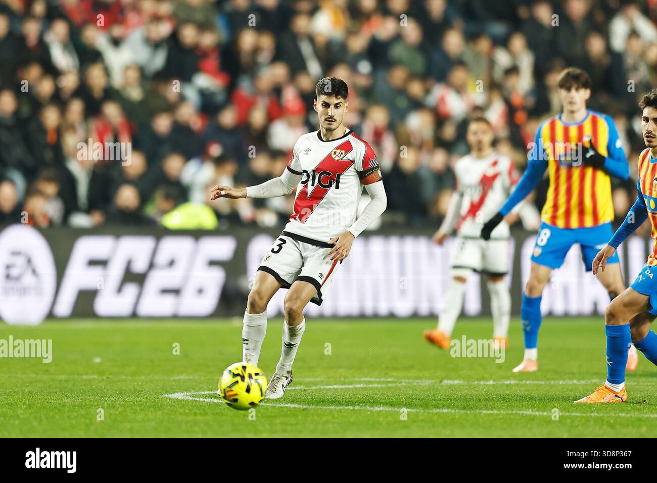 Oscar Valentin (RayoVallecano), DECEMBER 1, 2025 - Football / Soccer ...