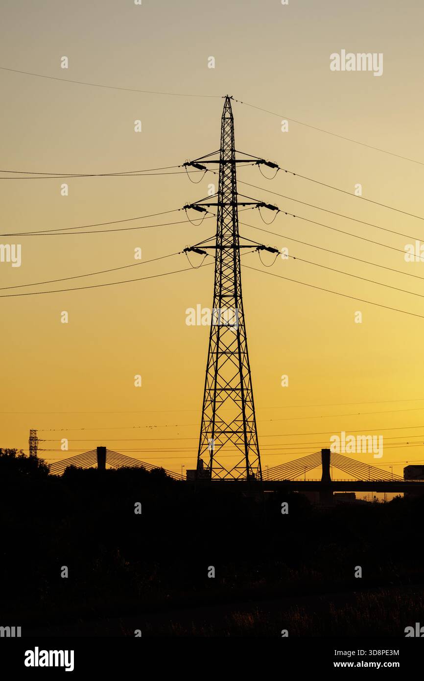 Arcing lines hi-res stock photography and images - Alamy