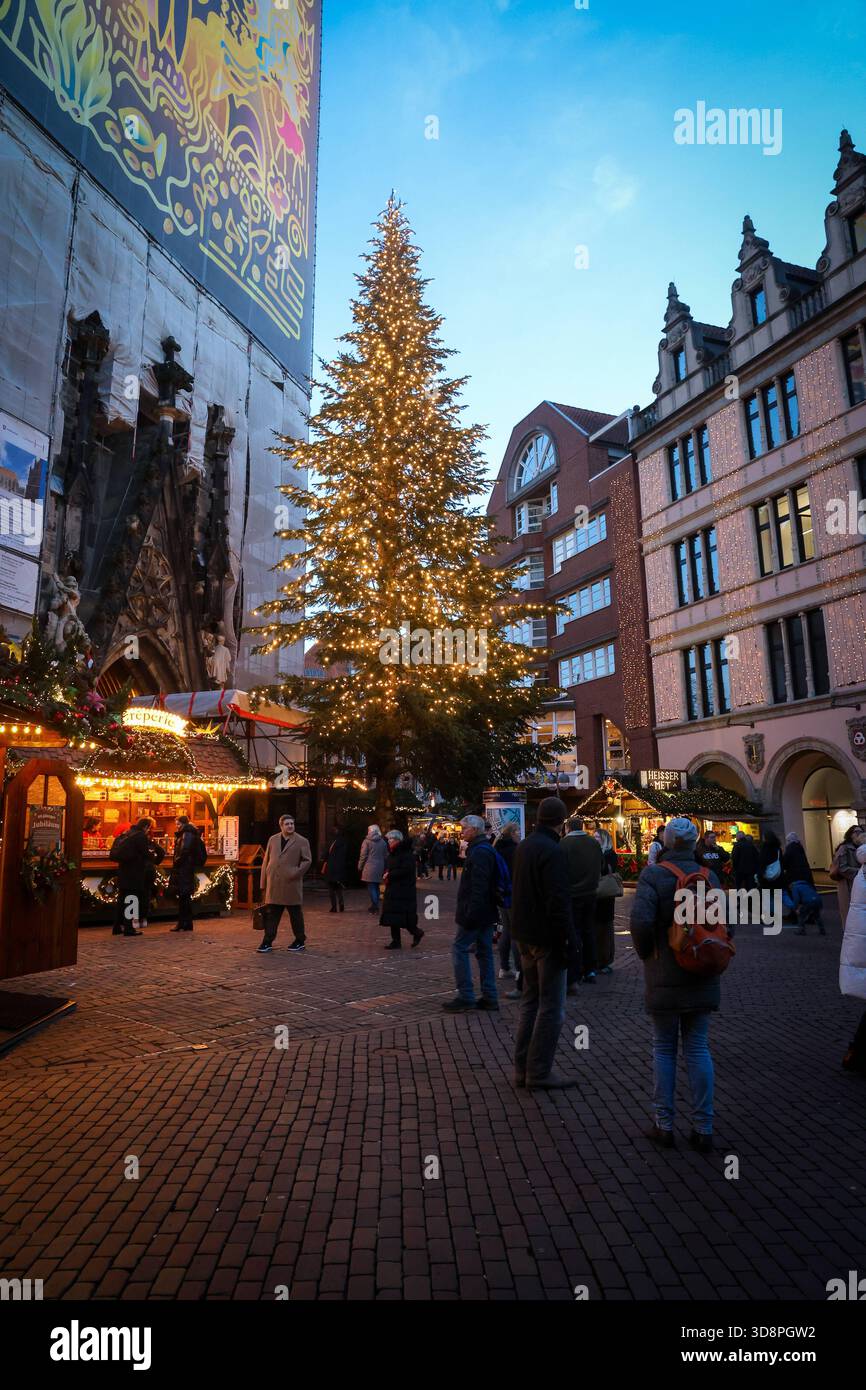 Weihnachtsmarkt Hannover. Der Weihnachtsmarkt in Hannovers Altstadt ...