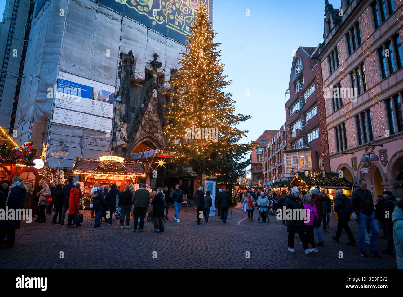 Weihnachtsmarkt Hannover. Der Weihnachtsmarkt in Hannovers Altstadt ...