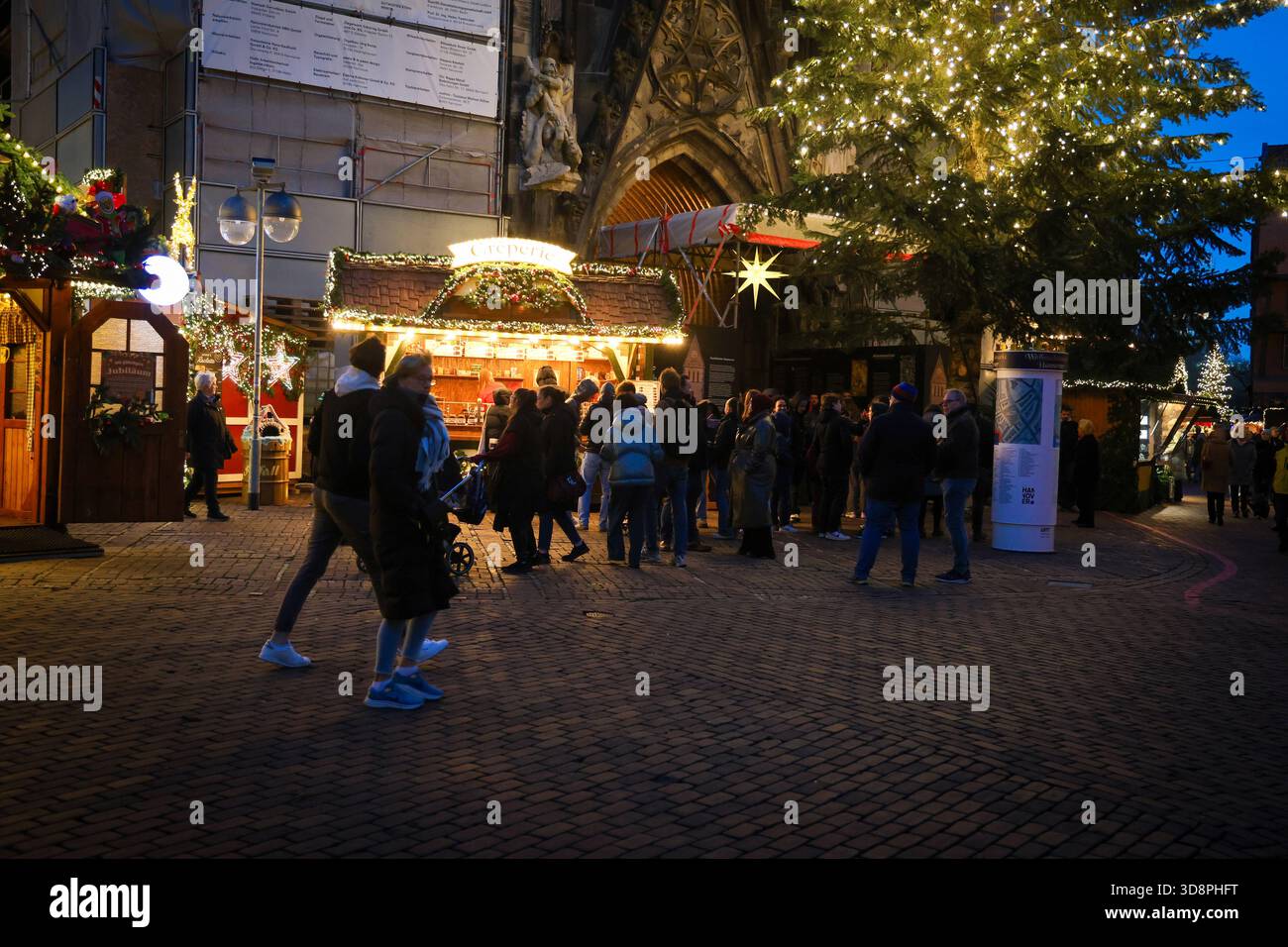 Weihnachtsmarkt Hannover. Der Weihnachtsmarkt in Hannovers Altstadt ...