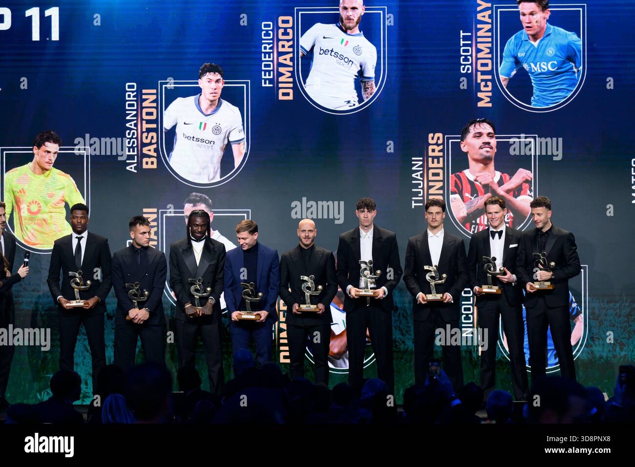 Mile Svilar , guest , Alessandro Bastoni , Federico Dimarco , Tijjani ...