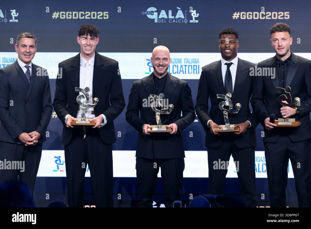 Alessandro Costacurta , Alessandro Bastoni , Federico Dimarco , Denzel ...