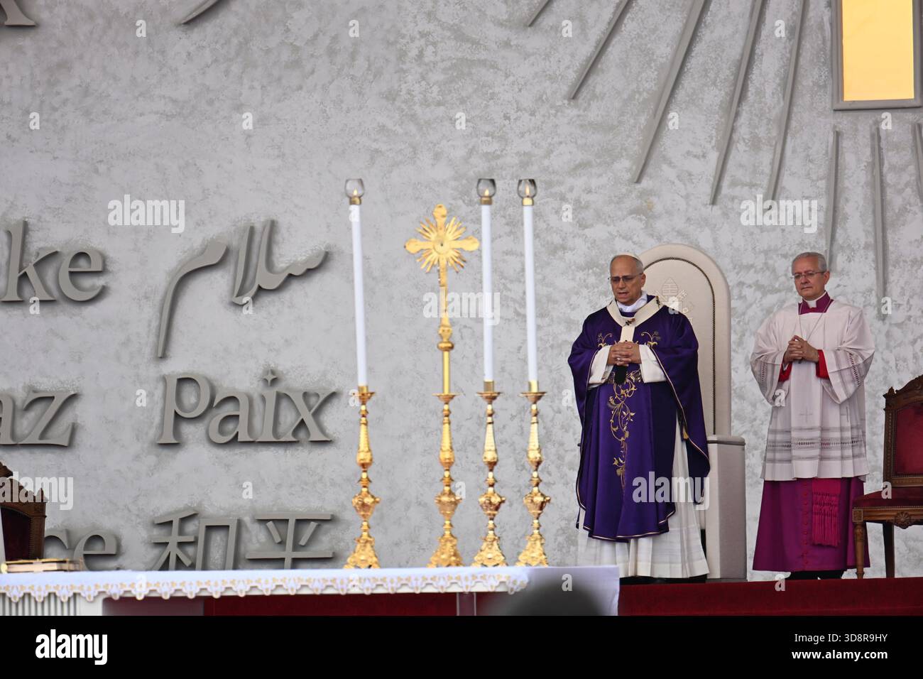 Pope Leo XIV Leads a ‘Holy Mass’ at Beirut Waterfront, in Beirut ...