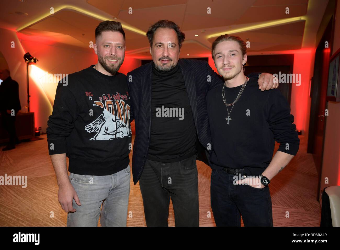 v.l. Fabo, Alex Gernandt, Yaris - Fritz Egner präsentiert sein Buch ...