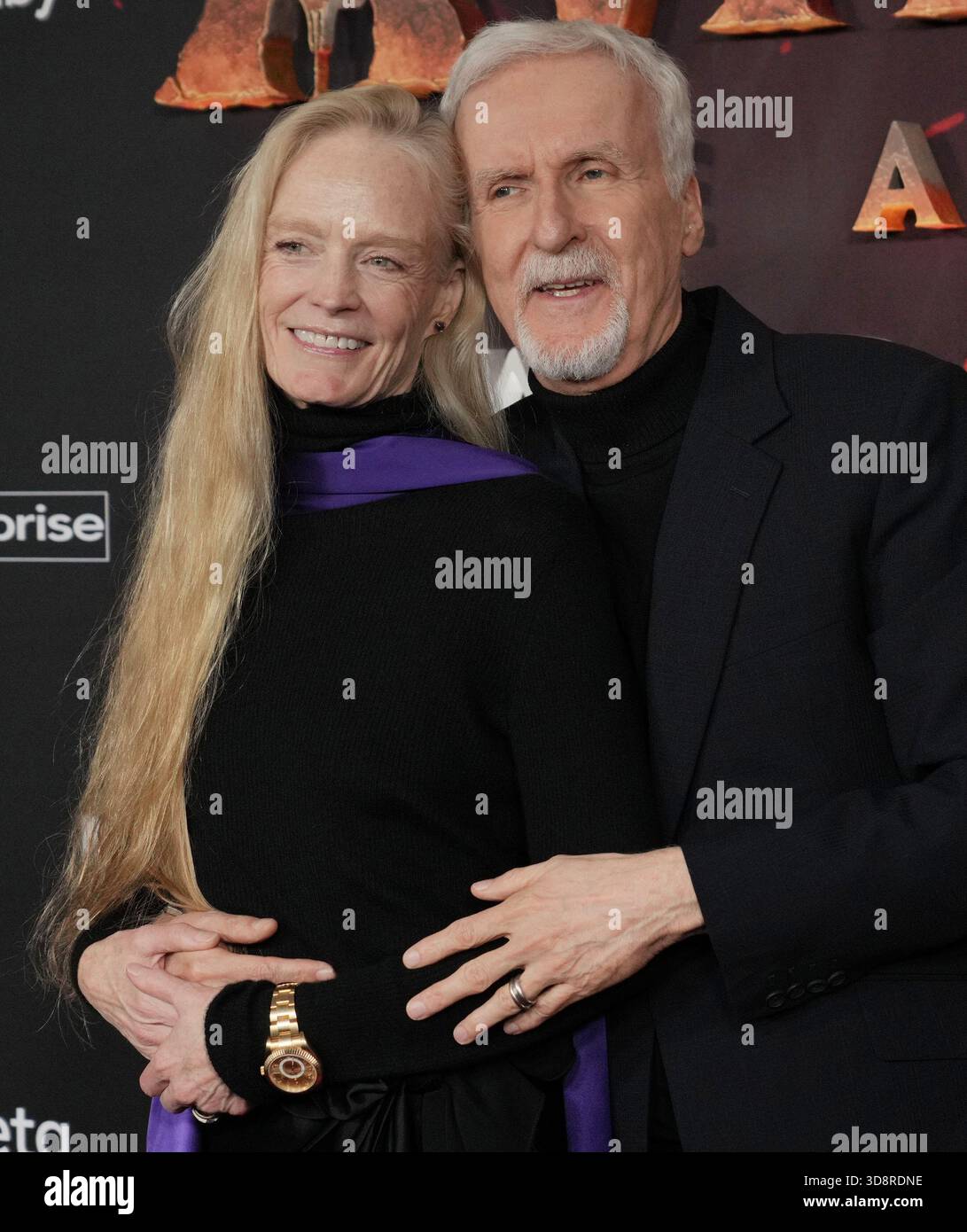 (L-R) Suzy Amis and James Cameron at the AVATAR: FIRE AND ASH World ...