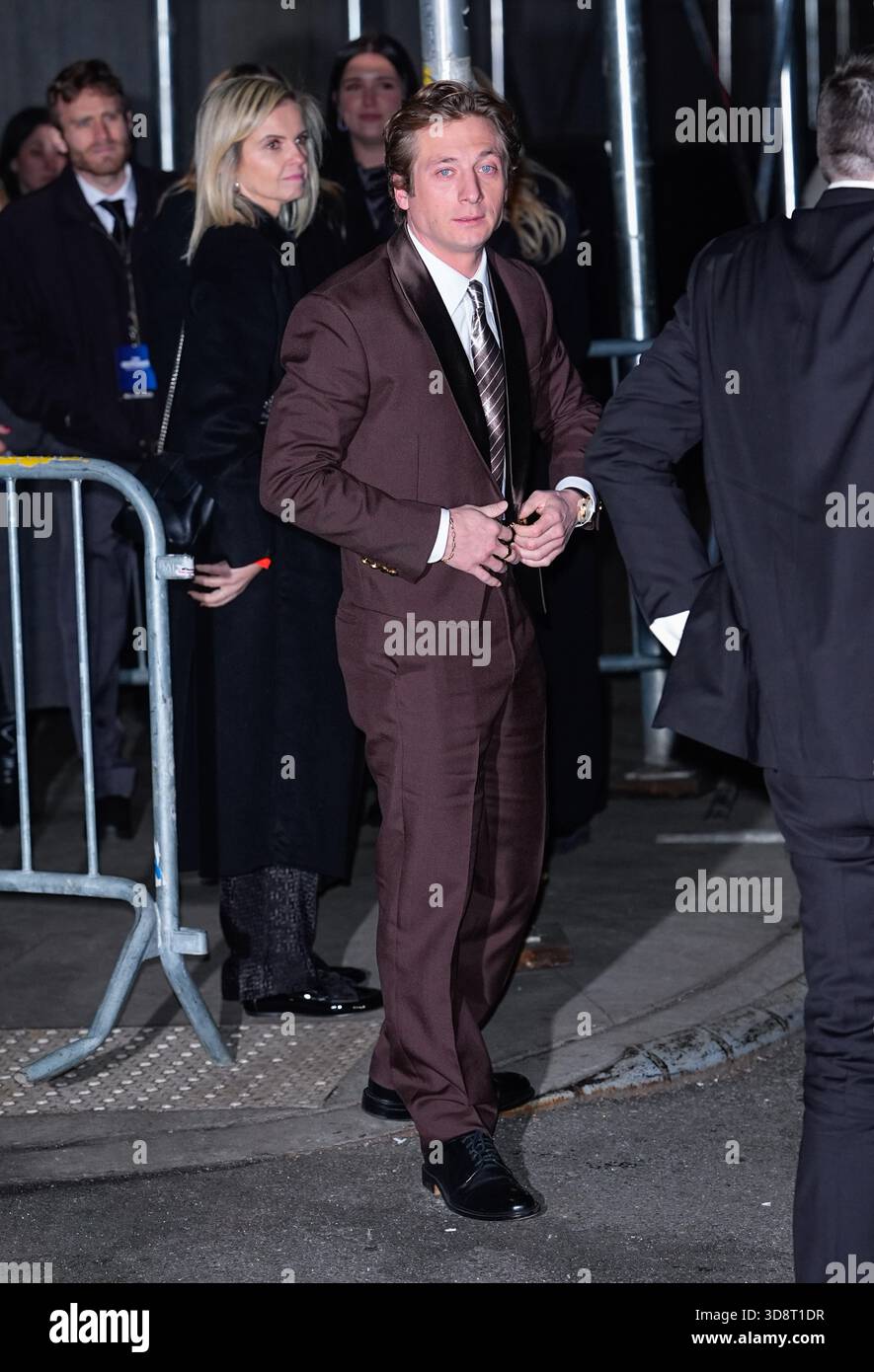 Photo by: XNY/STAR MAX/IPx 2025 12/1/25 Jeremy Allen White is seen ...