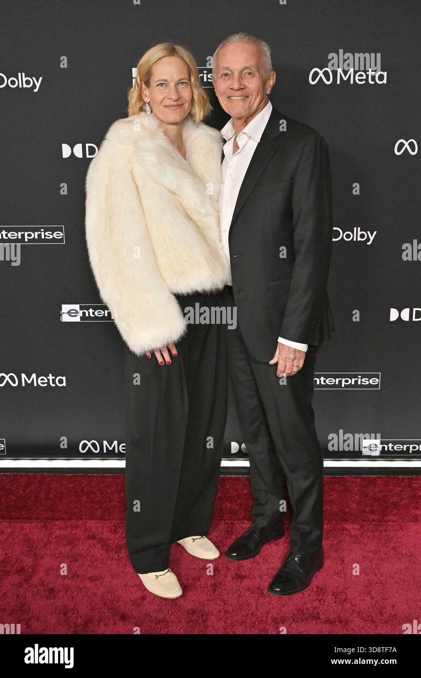 David Valdes mit Begleitung bei der Weltpremiere des Kinofilms Avatar ...