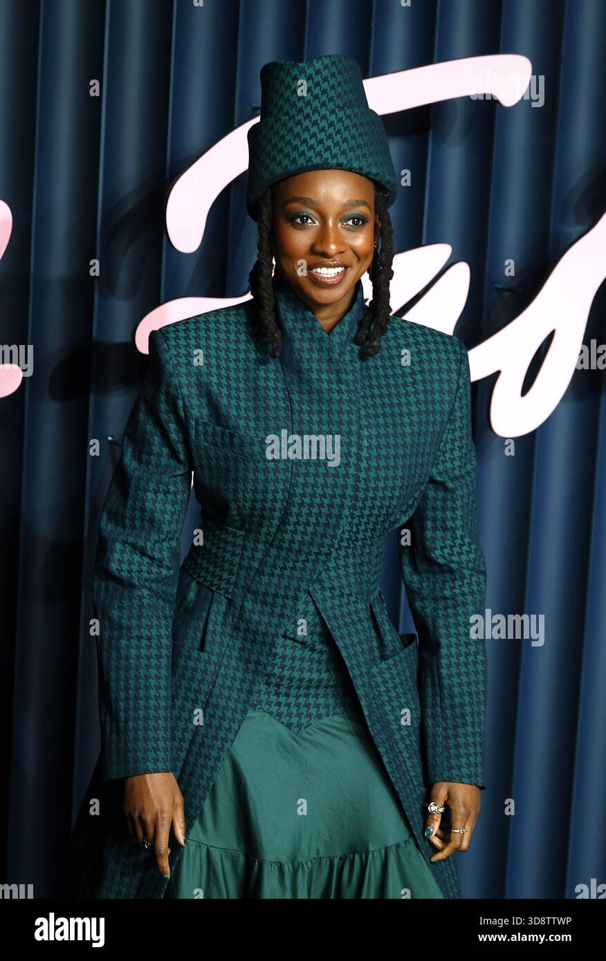 Little simz outfit hi-res stock photography and images - Alamy