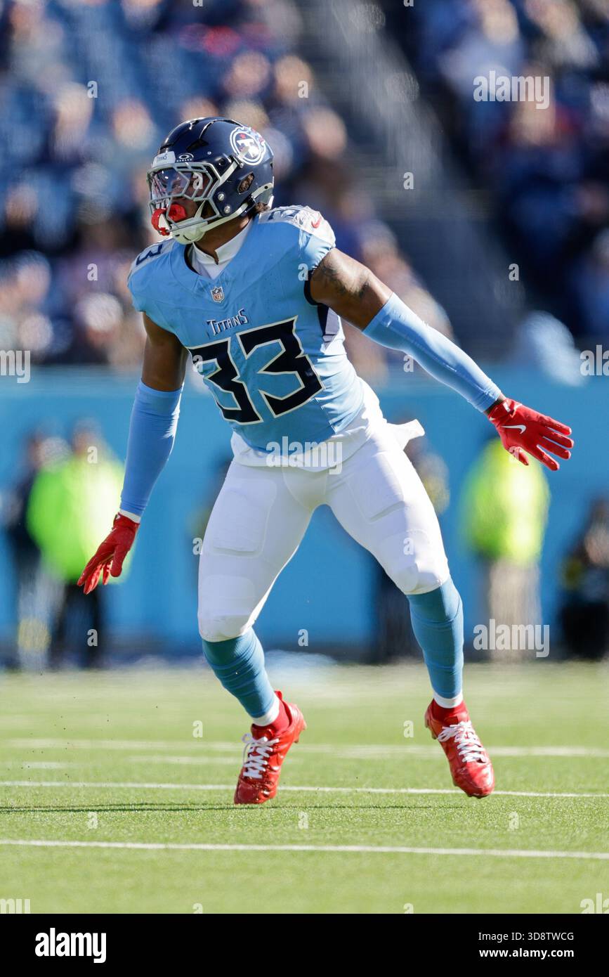 Tennessee Titans linebacker Cedric Gray (33) defends during the first ...