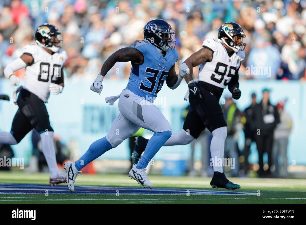 Tennessee Titans running back Julius Chestnut (36) runs during the ...
