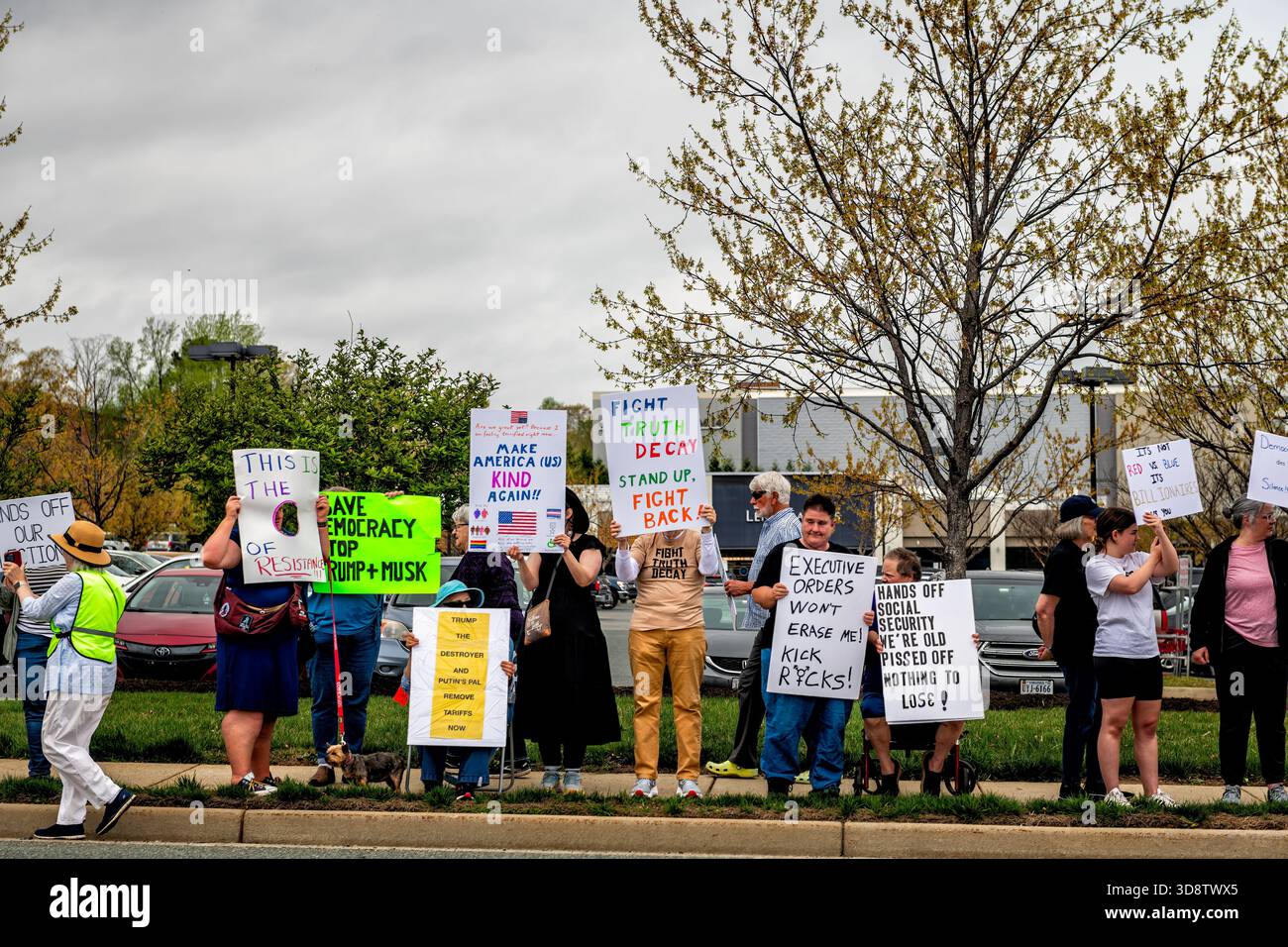 Anti deportation signs hi-res stock photography and images - Alamy