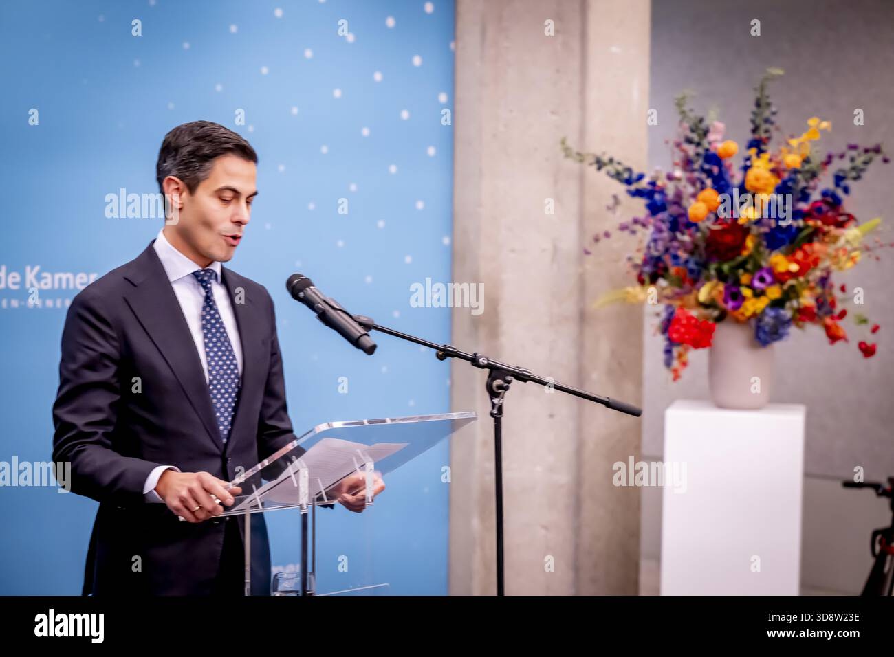 THE HAGUE - presentation of the interim report and the agenda by the ...
