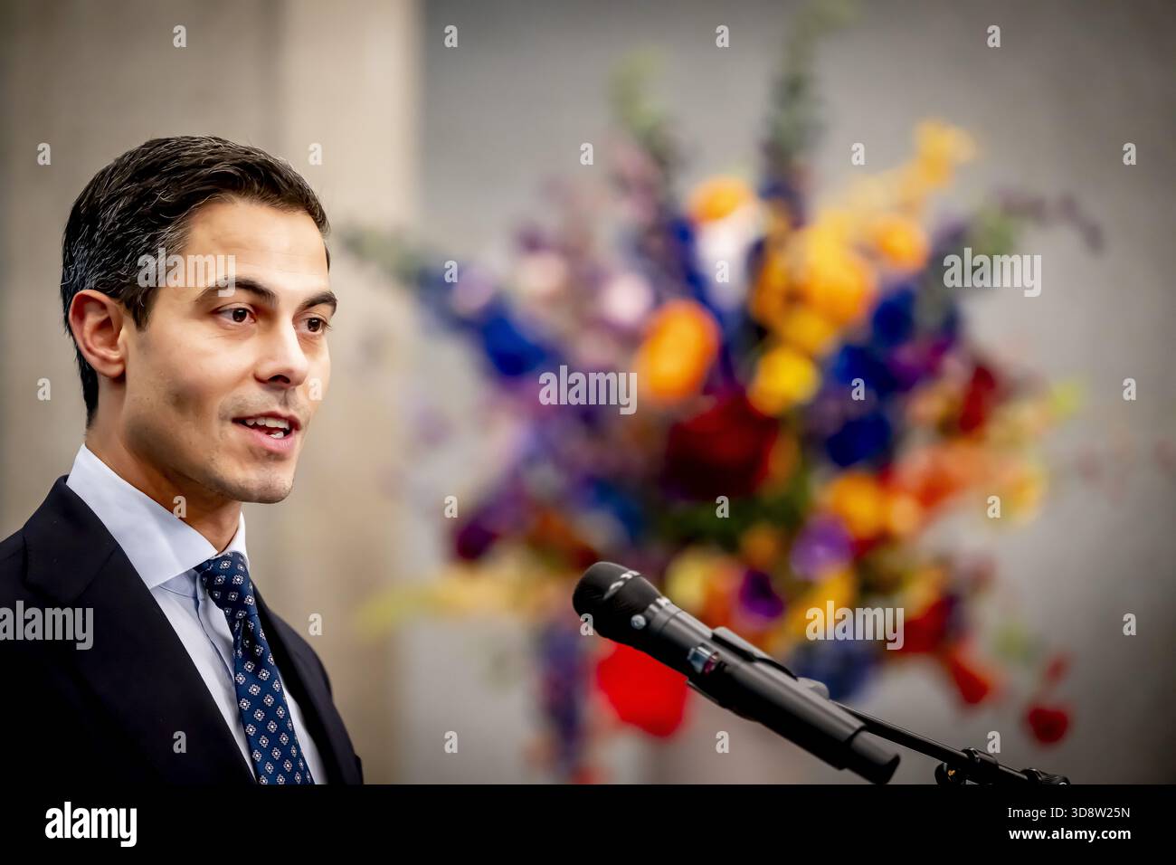 THE HAGUE - presentation of the interim report and the agenda by the ...
