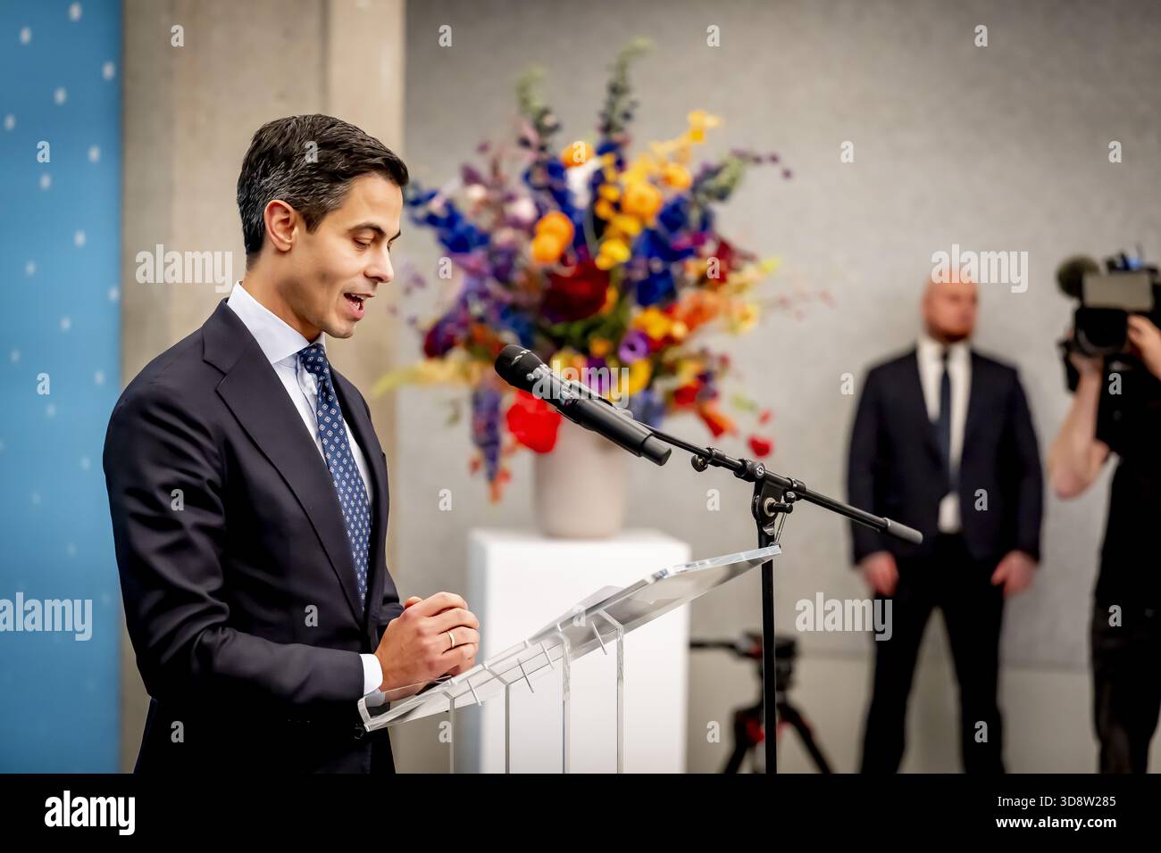 THE HAGUE - presentation of the interim report and the agenda by the ...