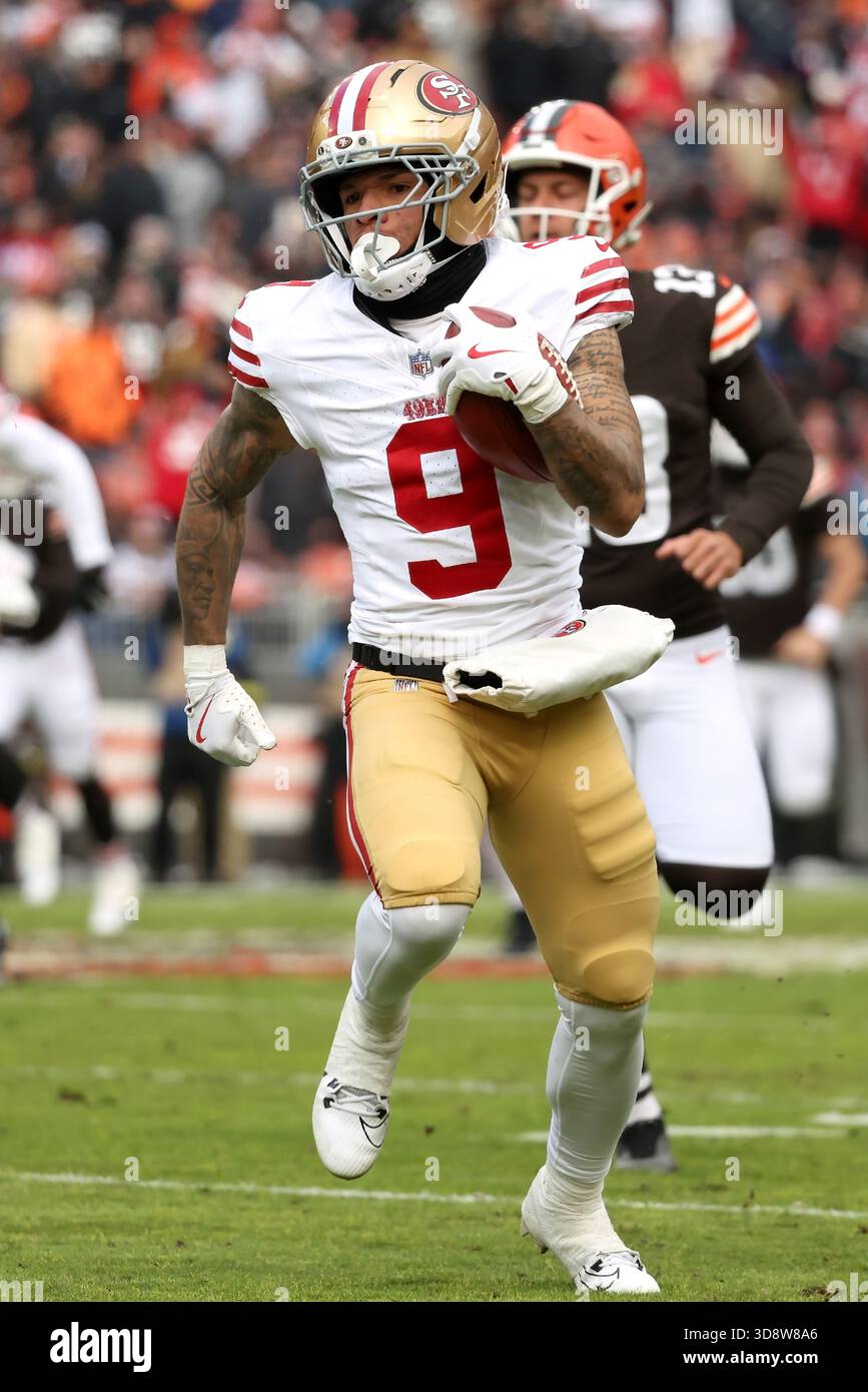 San Francisco 49ers wide receiver Skyy Moore (9) returns a kick during ...