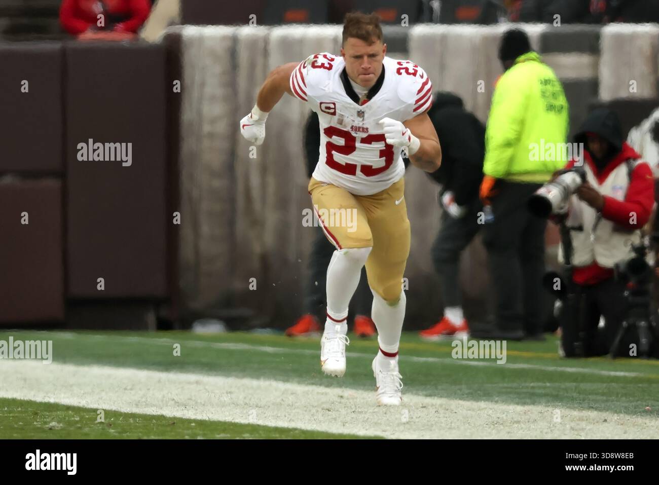 San Francisco 49ers running back Christian McCaffrey (23) warms up on ...