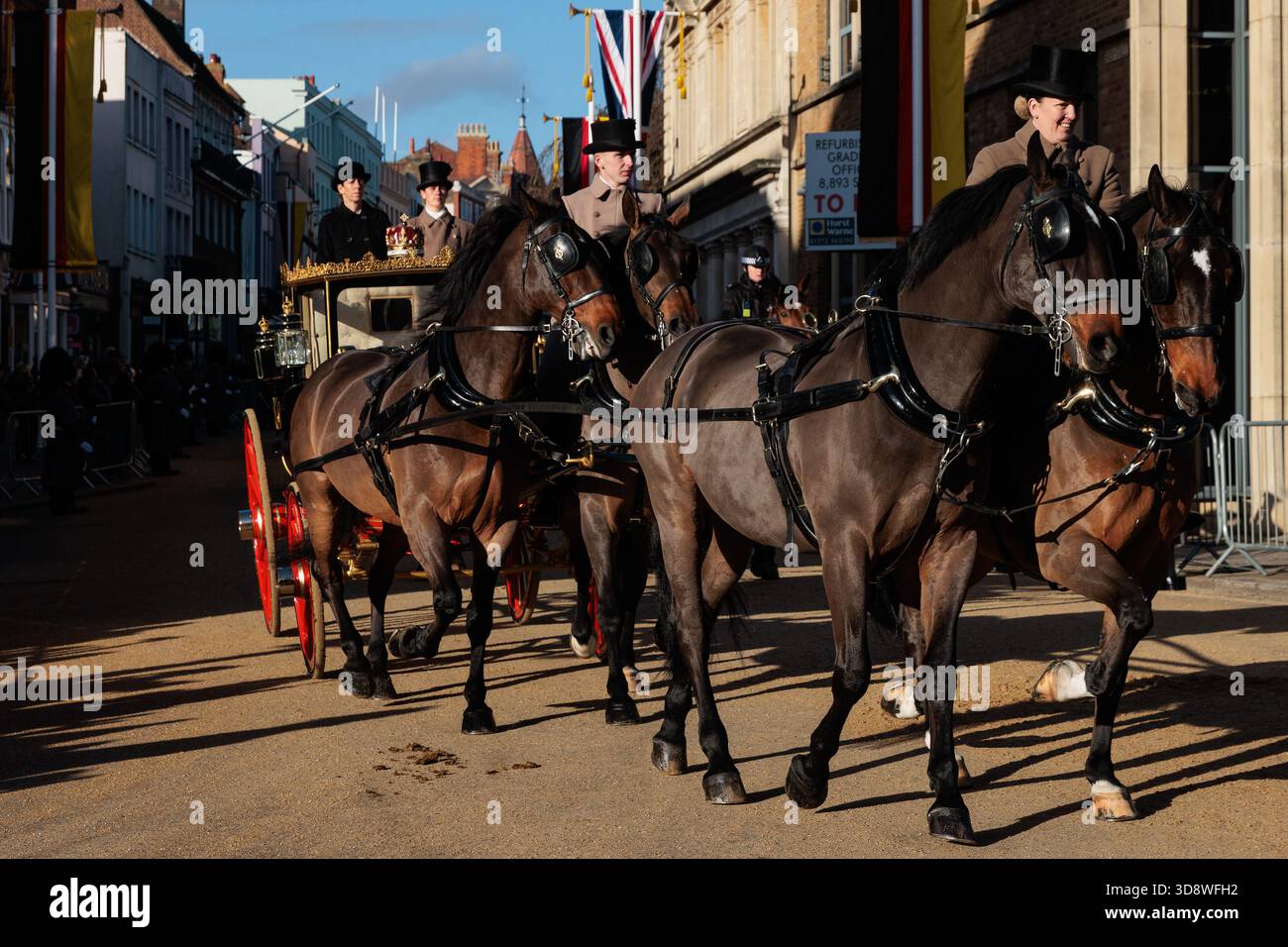 Windsor, UK. 2nd December, 2025. A carriage passes along the High ...