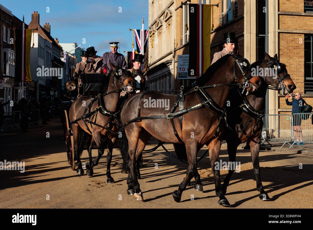 Windsor, UK. 2nd December, 2025. A carriage passes along the High ...