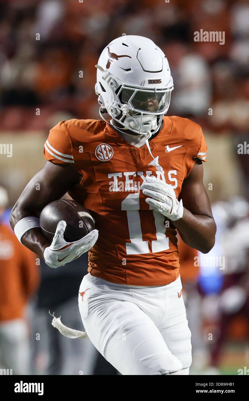 AUSTIN, TX - NOVEMBER 28: Wide receiver Michael Terry III #11 of the ...