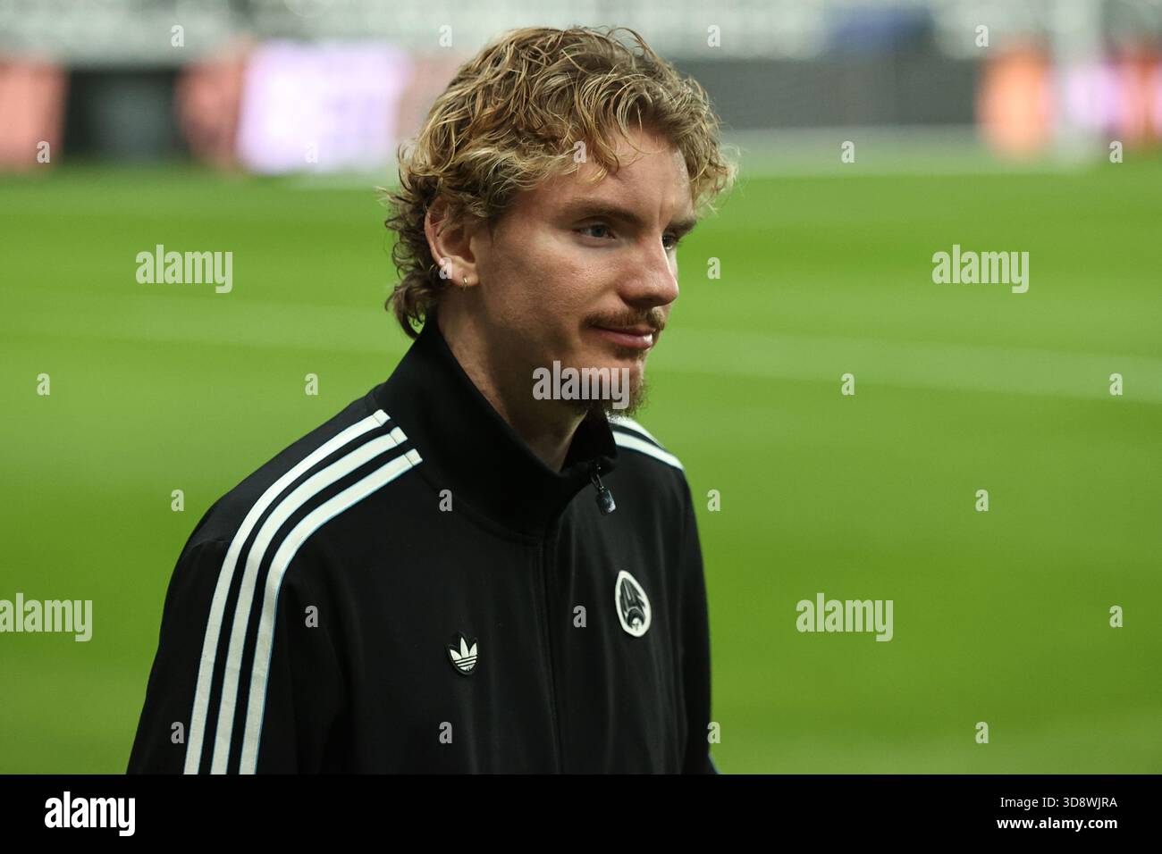 Nick Woltemade of Newcastle United arrives during the Premier League ...