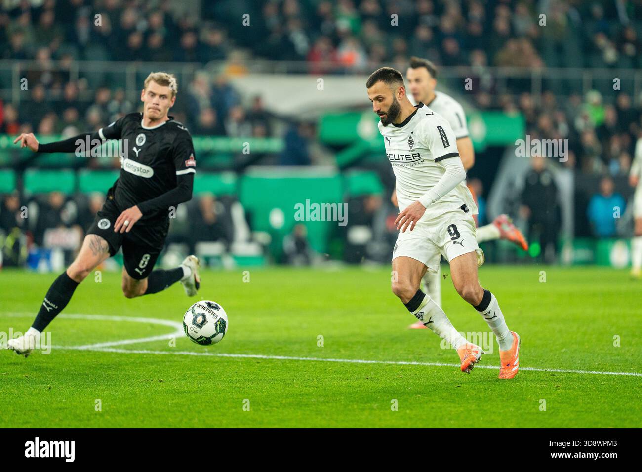 Franck Honorat (Borussia Borussia Monchengladbach, #09) with the assist ...