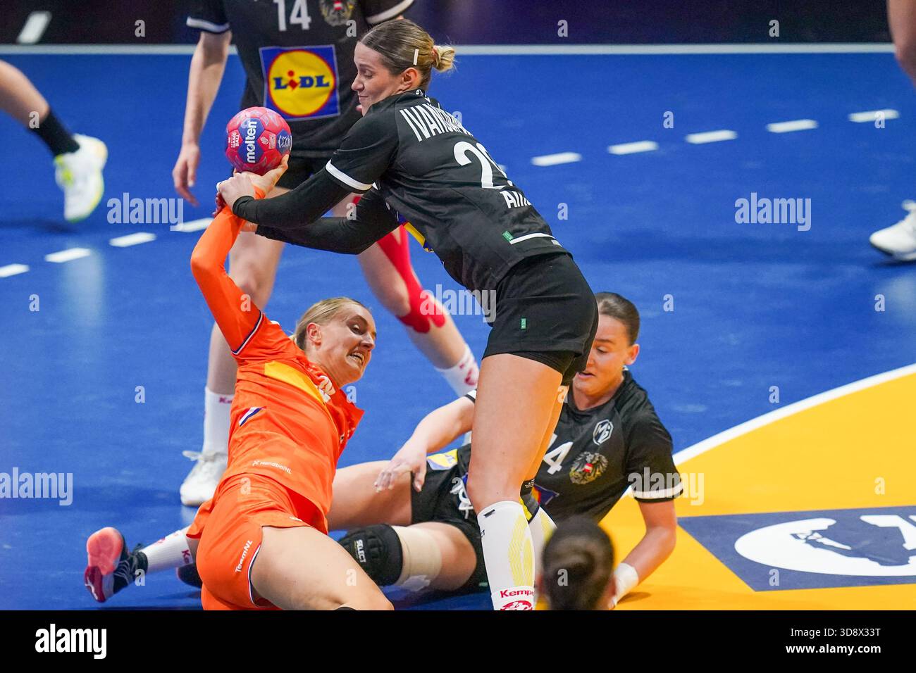 ROTTERDAM, NETHERLANDS - DECEMBER 2: Kelly Dulfer of the Netherlands ...