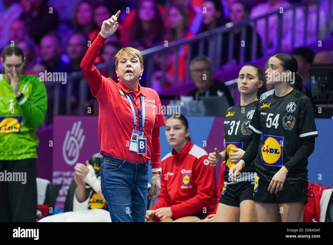 ROTTERDAM, NETHERLANDS - DECEMBER 2: coach Monique Tijsterman of ...
