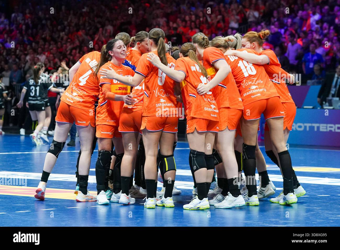 ROTTERDAM, NETHERLANDS - DECEMBER 2: Alieke van Maurik, Lois Abbingh ...