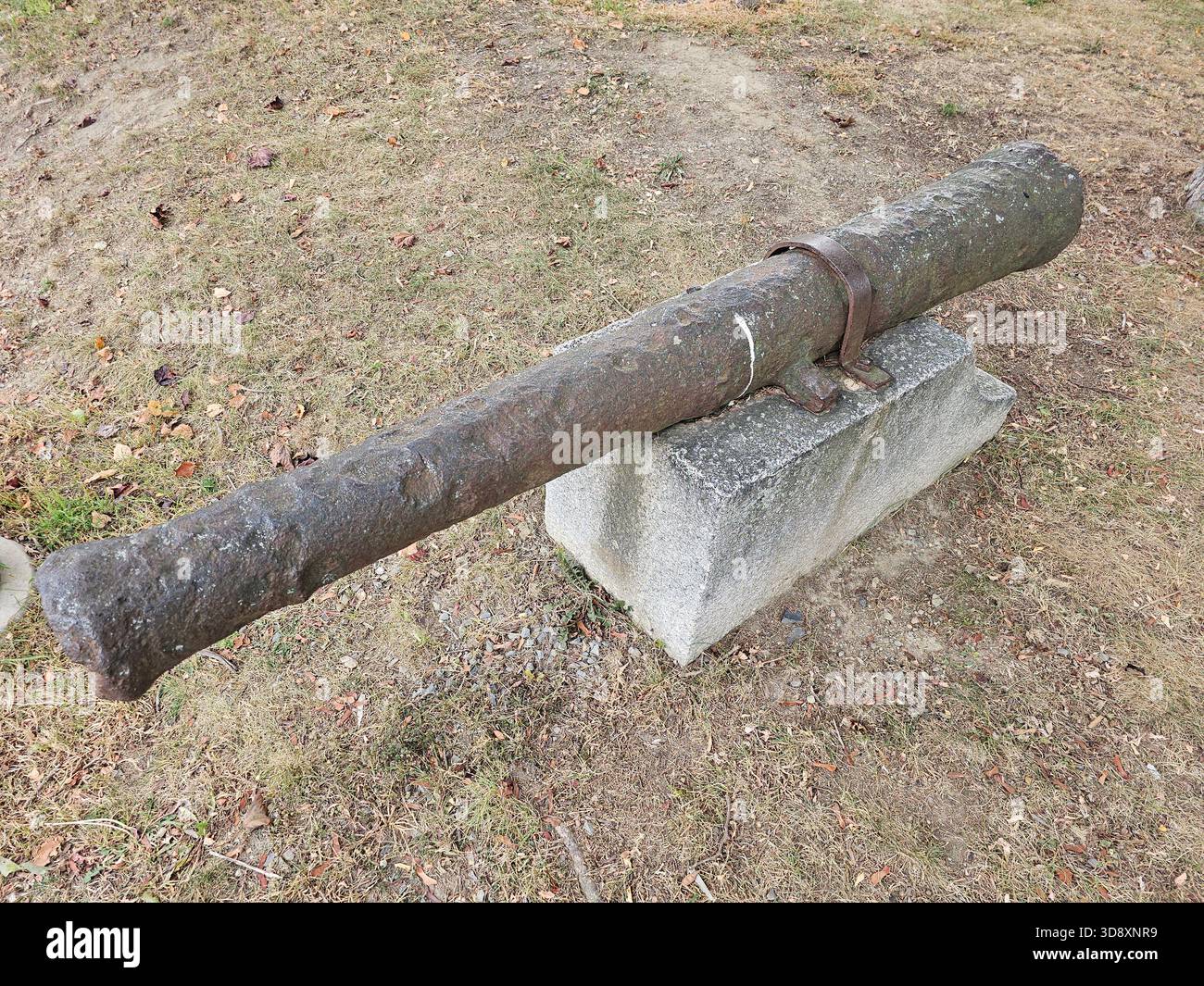 Rusted cannon hi-res stock photography and images - Alamy