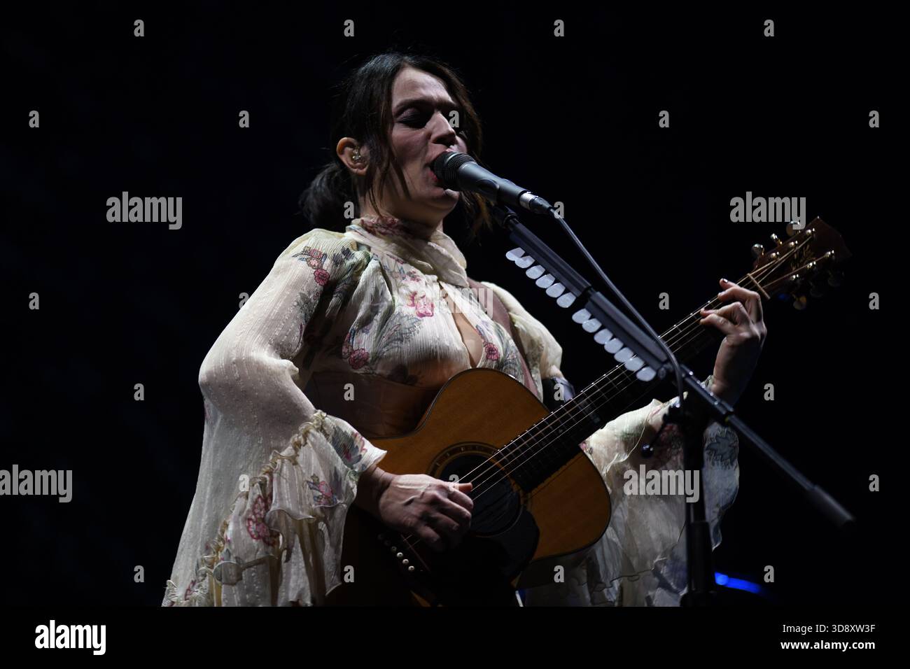 Italian singer-songwriter Carmen Consoli performs live at Teatro ...