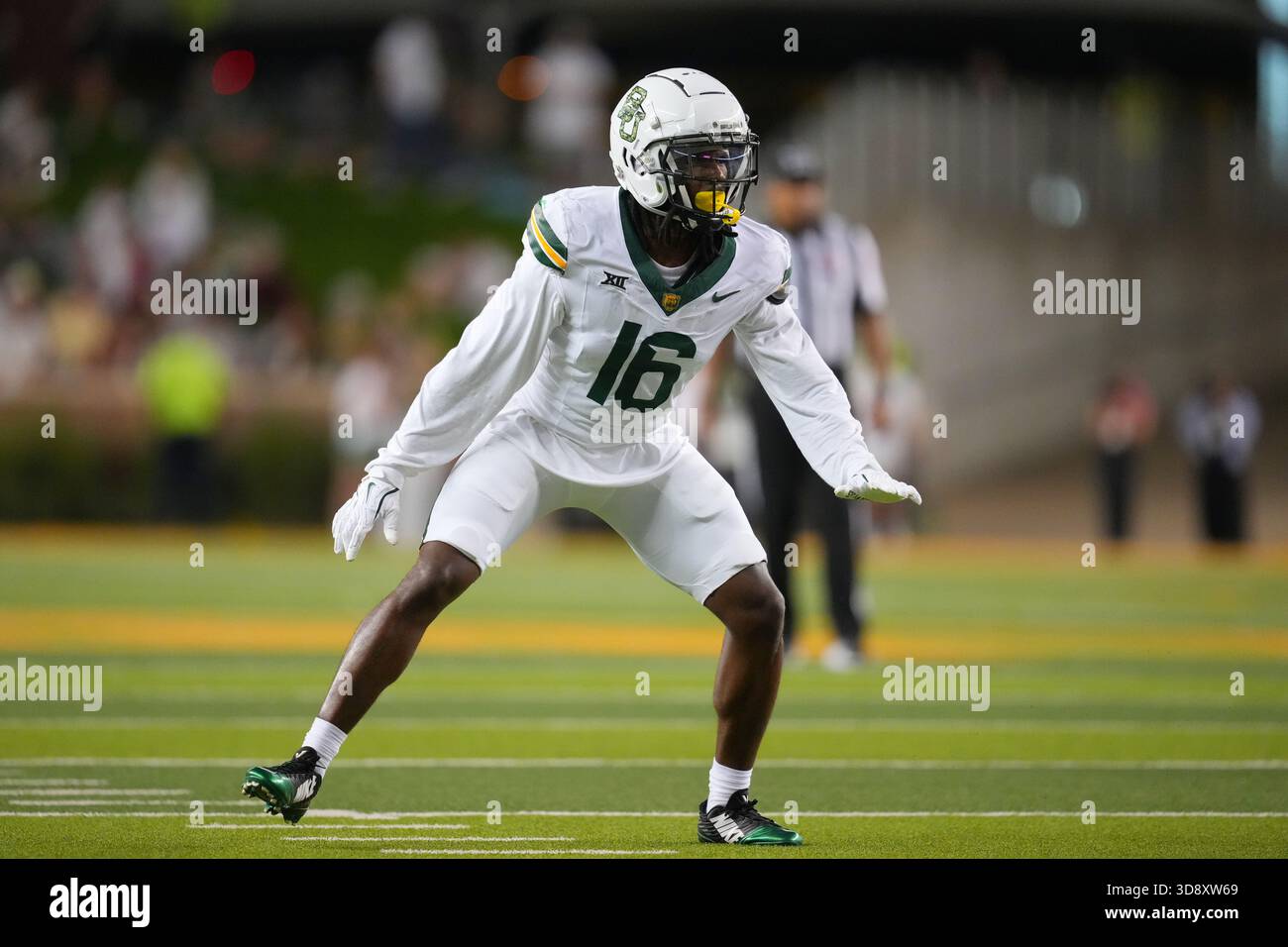 Baylor safety Kendrick Simpkins drops back to defend during the second ...