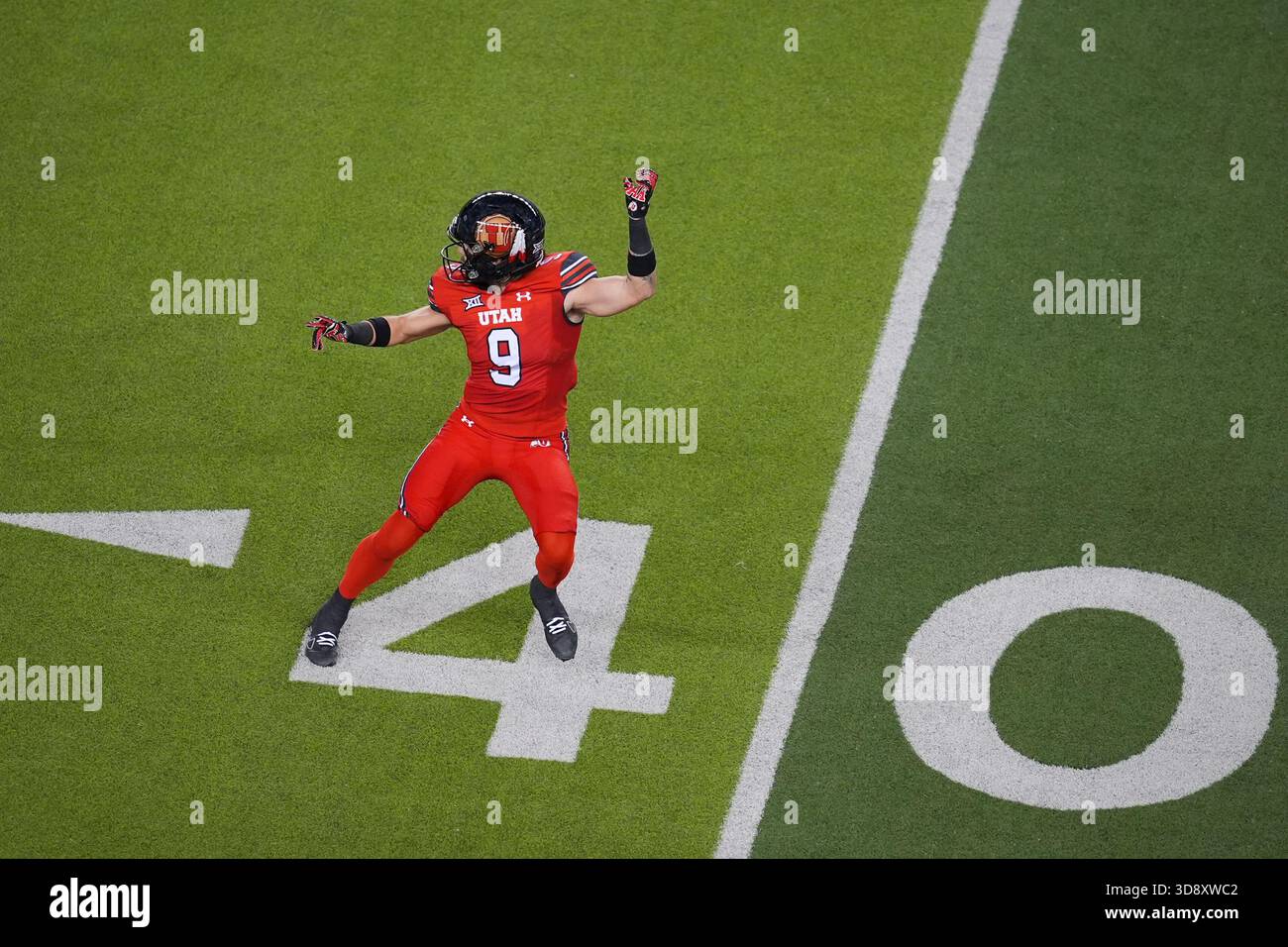 Utah wide receiver Ryan Davis runs a route during the first half of an ...