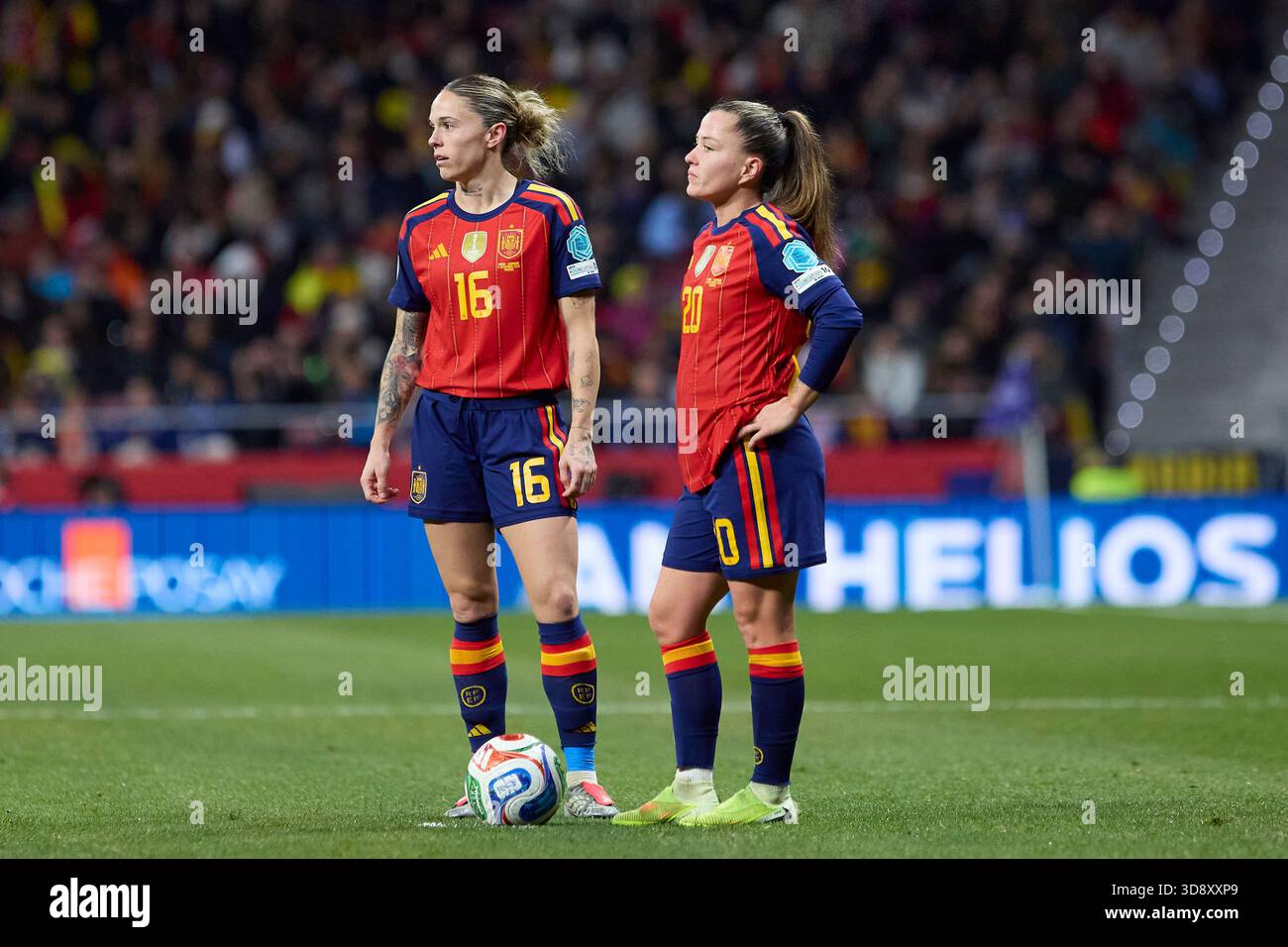 MADRID, SPAIN - DECEMBER 02: Claudia Pina of Spain looks on during the ...