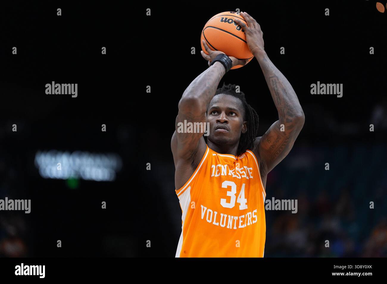 Tennessee center Felix Okpara (34) during the second half of an NCAA ...
