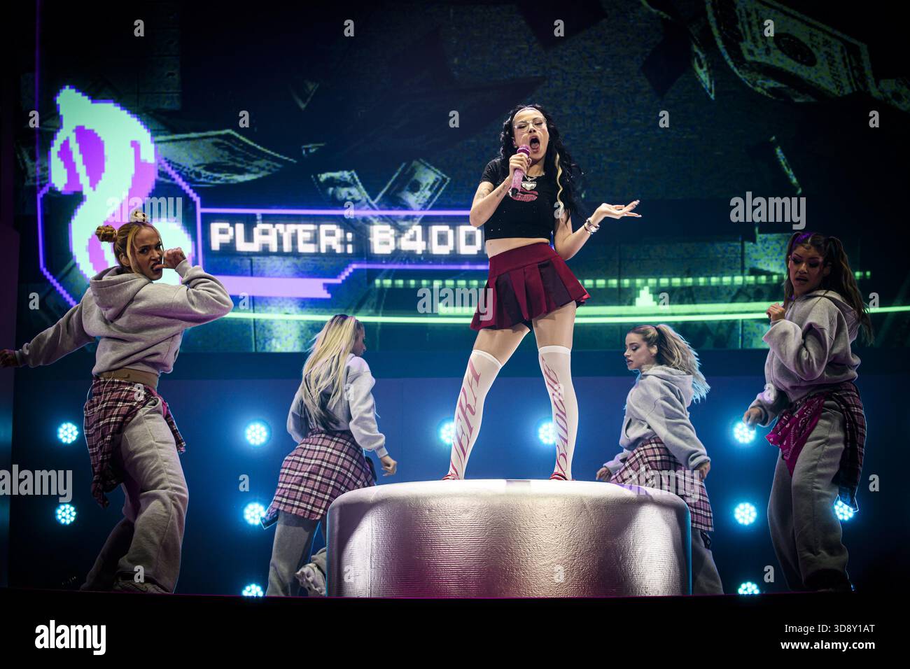 Anna – real name Anna Pepe - performs live at concert of “Vera Baddie ...
