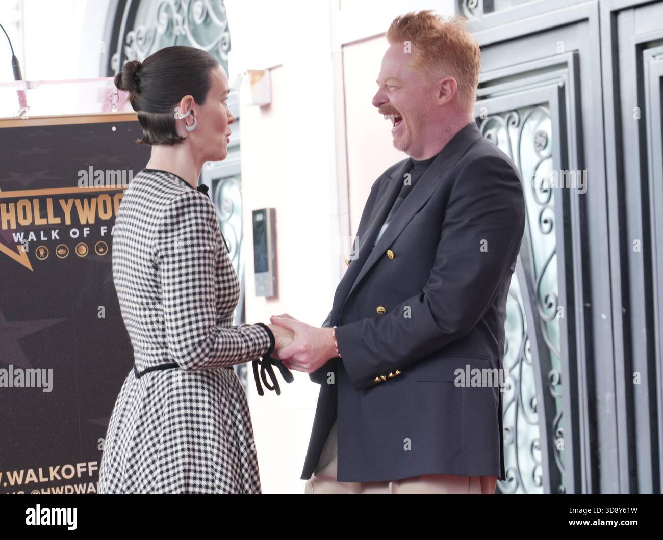 (L-R) Sarah Paulson and Jesse Tyler Ferguson at the Sarah Paulson ...
