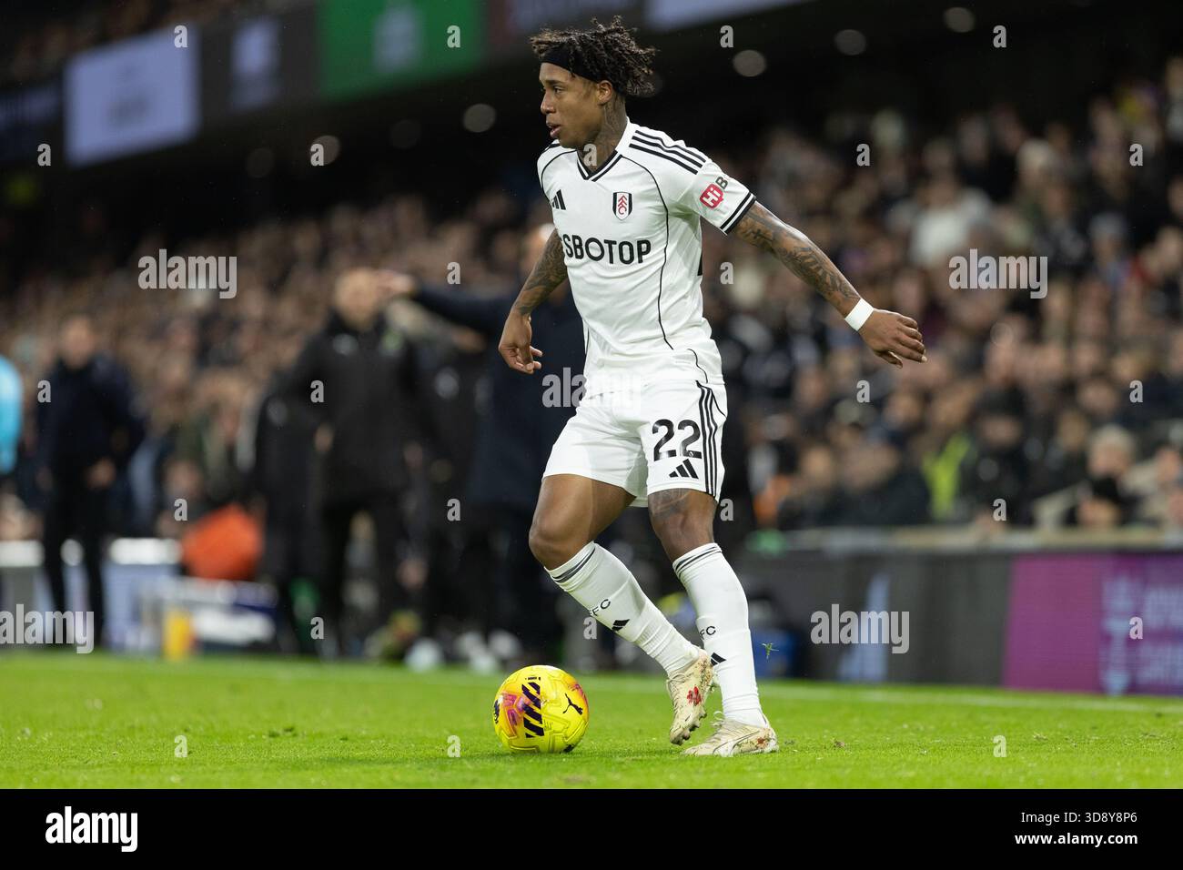 Kevin of Fulham on the ball during the Premier League match between ...